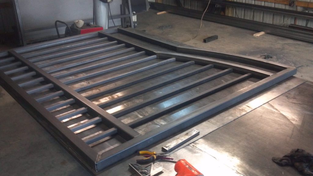 Ranch Driveway Gates | Kansas Longhorn Metal Art Entry | Custom ...