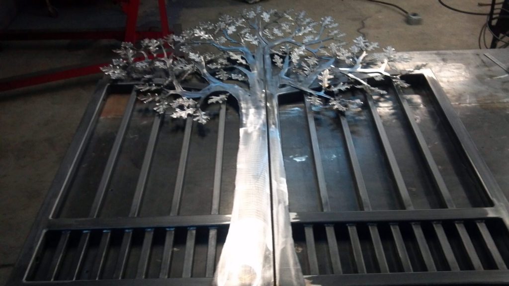 Mini Oak Tree Gate By JDR Metal Art » Custom Driveway Gates By JDR ...